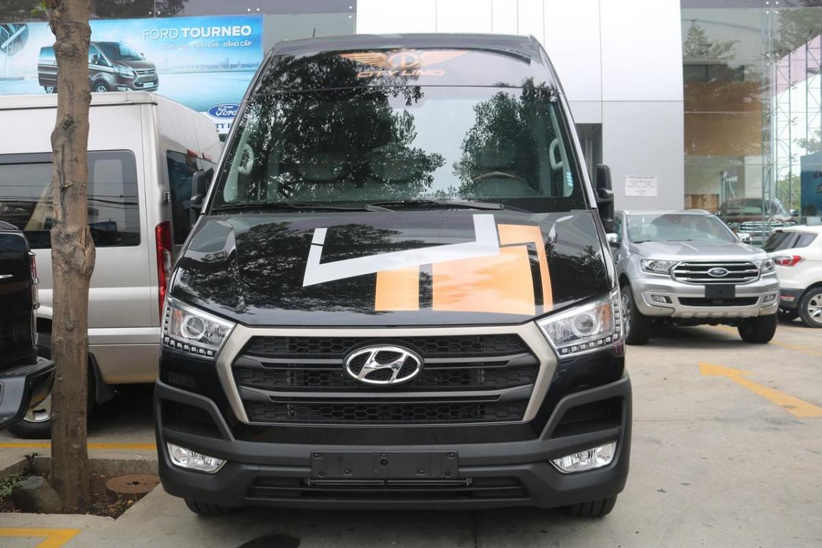 Giá Hyundai Solati Limousine 12 chỗ tốt nhất thị trường